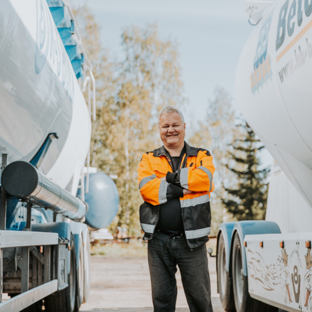 Isoja uutisia - sukupolvenvaihdos - Rekka Group